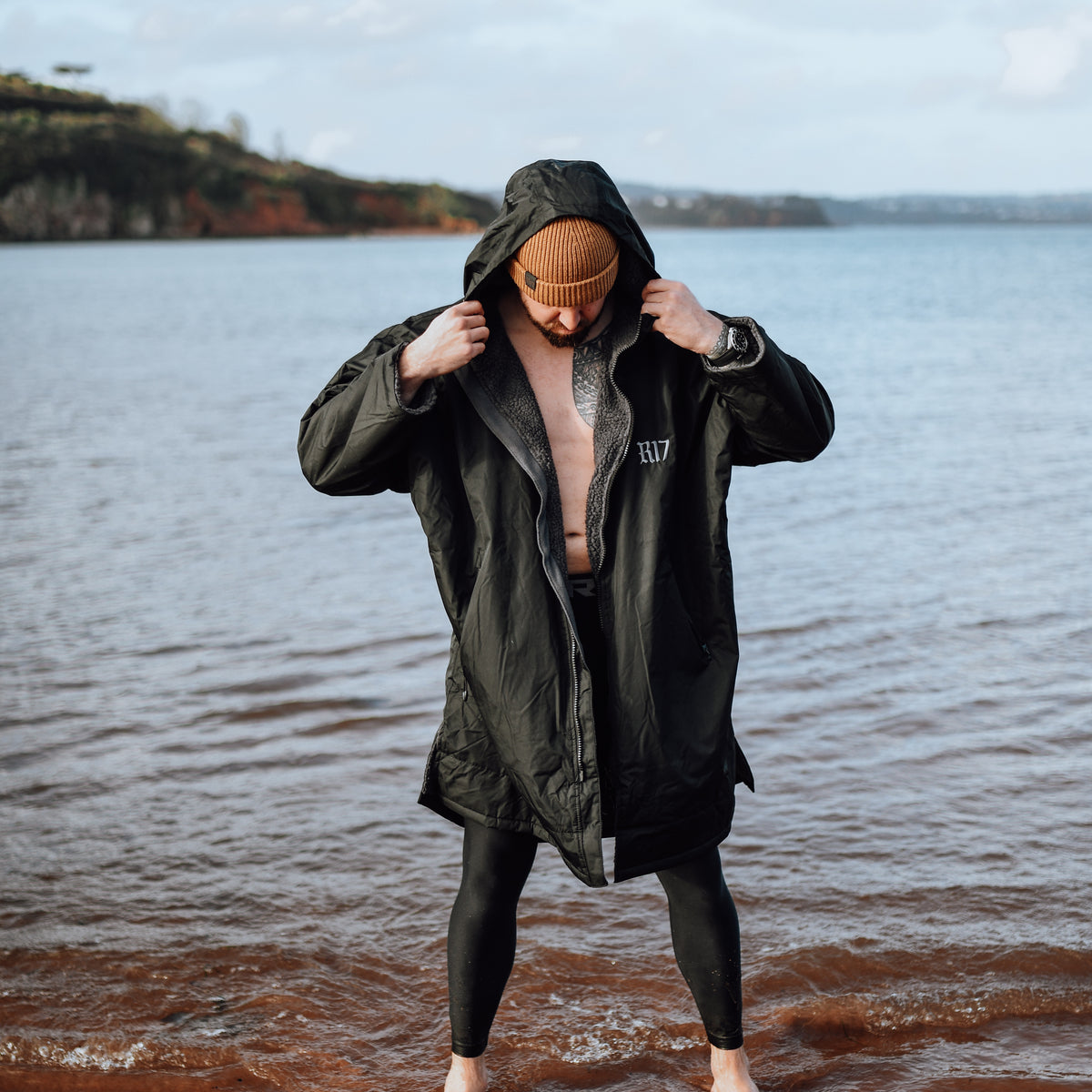 Skjold Robe - Black – Reaper One Seven