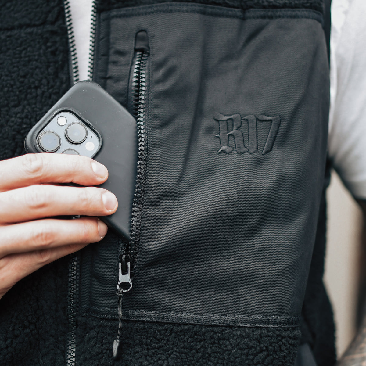 Rambler Sherpa Gilet - Black – Reaper One Seven